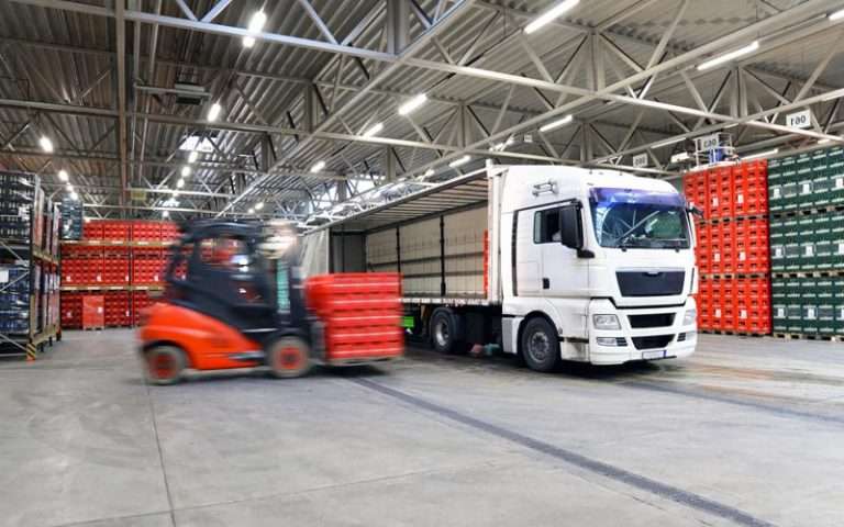 How does IoT transform logistics platforms? How does IoT transform logistics platforms?